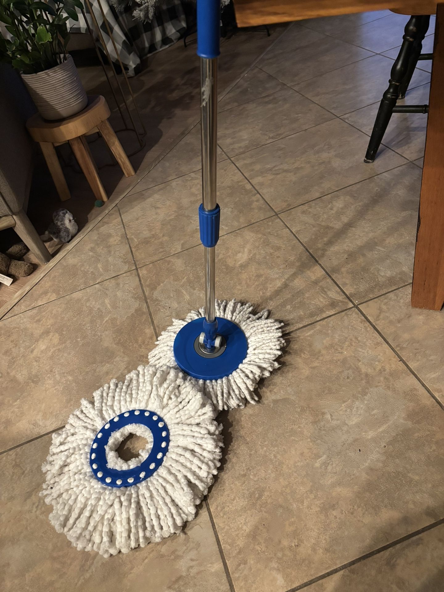Round Spin Mop And New Spare Replacement Mop Head for Sale in Glendale ...