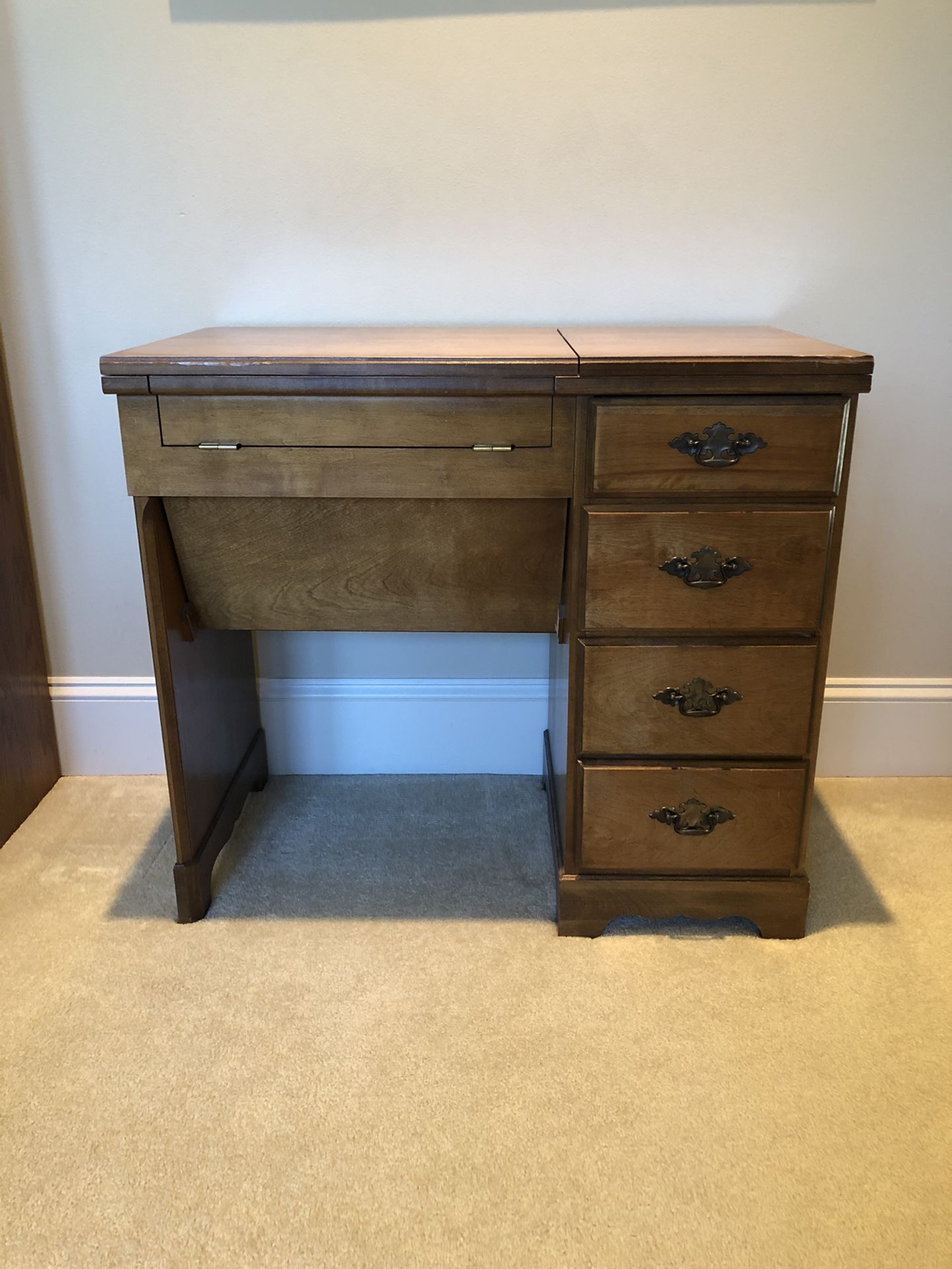 Vintage solid wood sewing table for Sale in Woodinville, WA - OfferUp