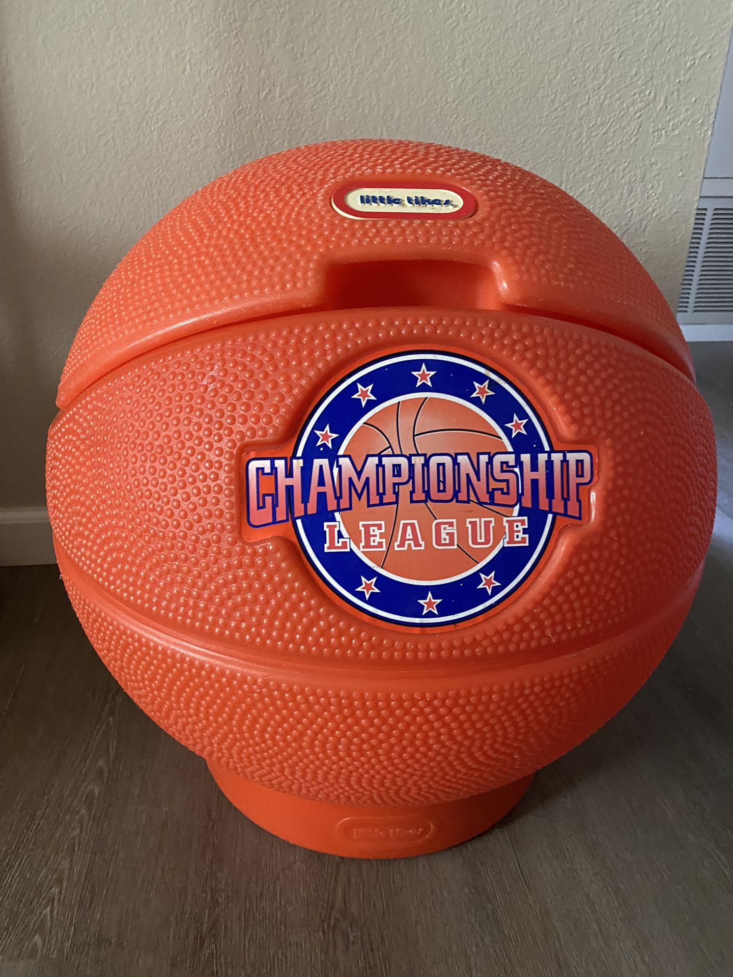Vintage Little Tikes Basketball Toy Chest for Sale in Davis, CA - OfferUp