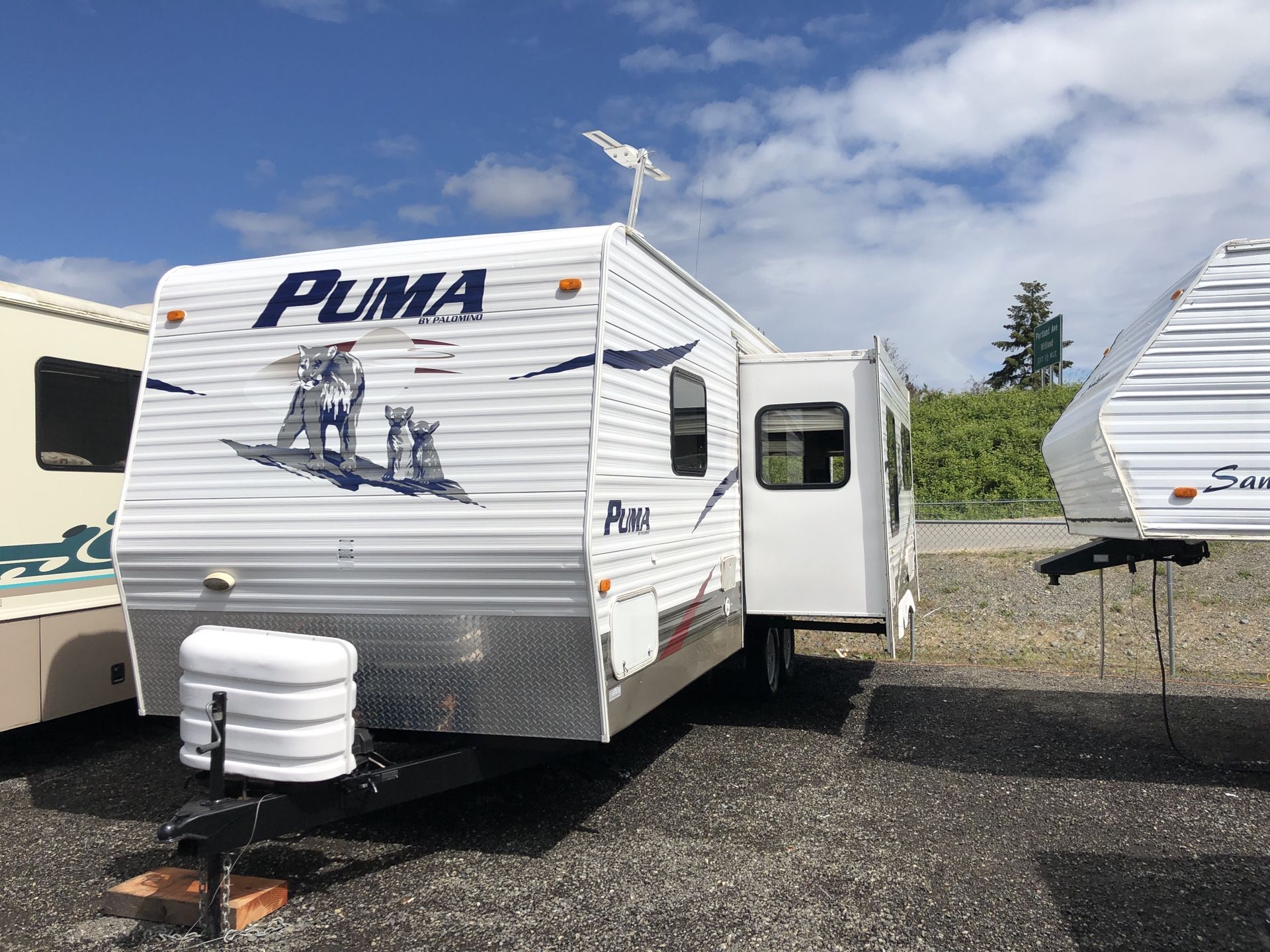 2008 28FT Palomino puma travel trailer one slide out for Sale in Tacoma ...