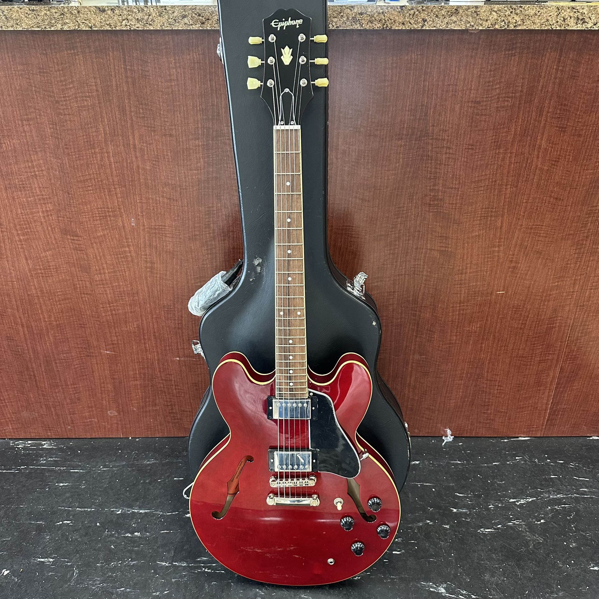 EPIPHONE ES-335 IG 6 STRING ELECTRIC GUITAR for Sale in Tacoma, WA ...