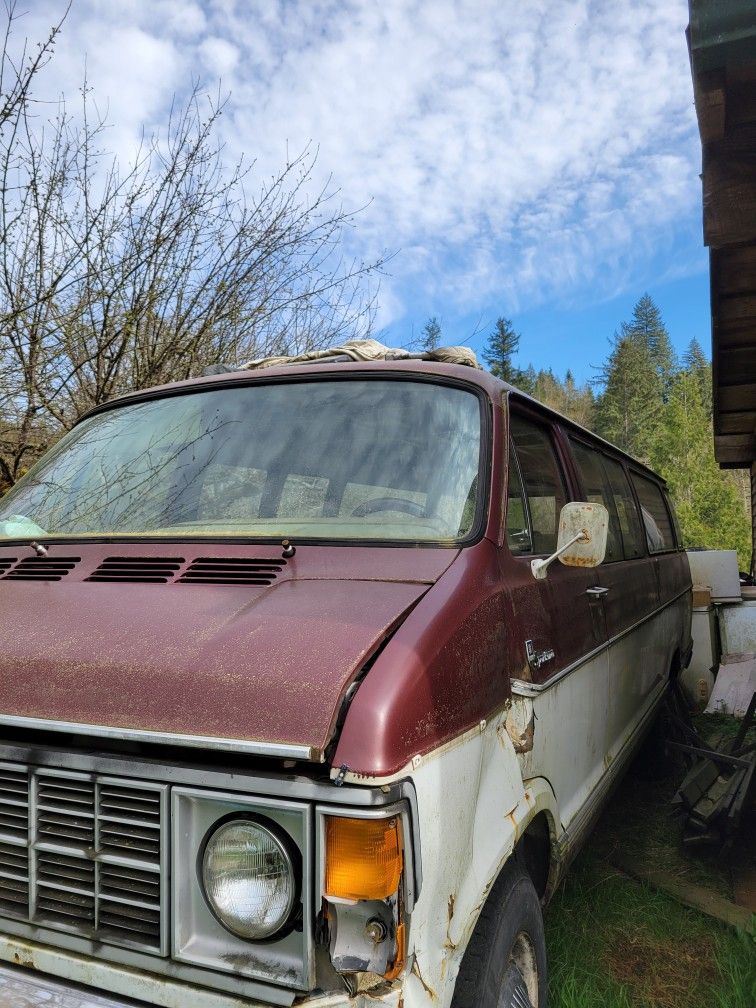 Dodge B300 15 Passenger Van 1979 for Sale in Monroe, WA - OfferUp