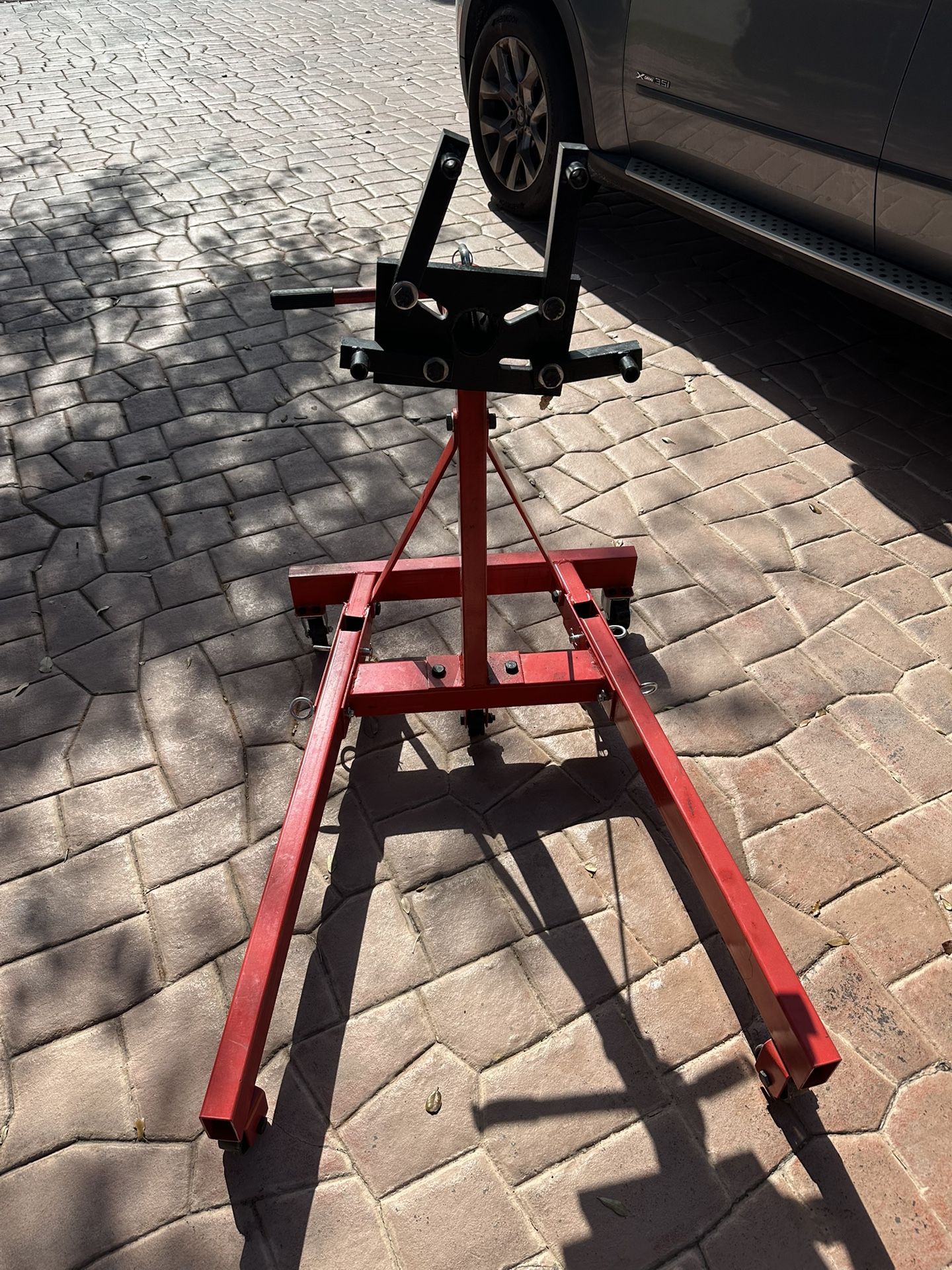 Pittsburgh 1 Ton Engine Stand - Foldable for Sale in Miami, FL - OfferUp
