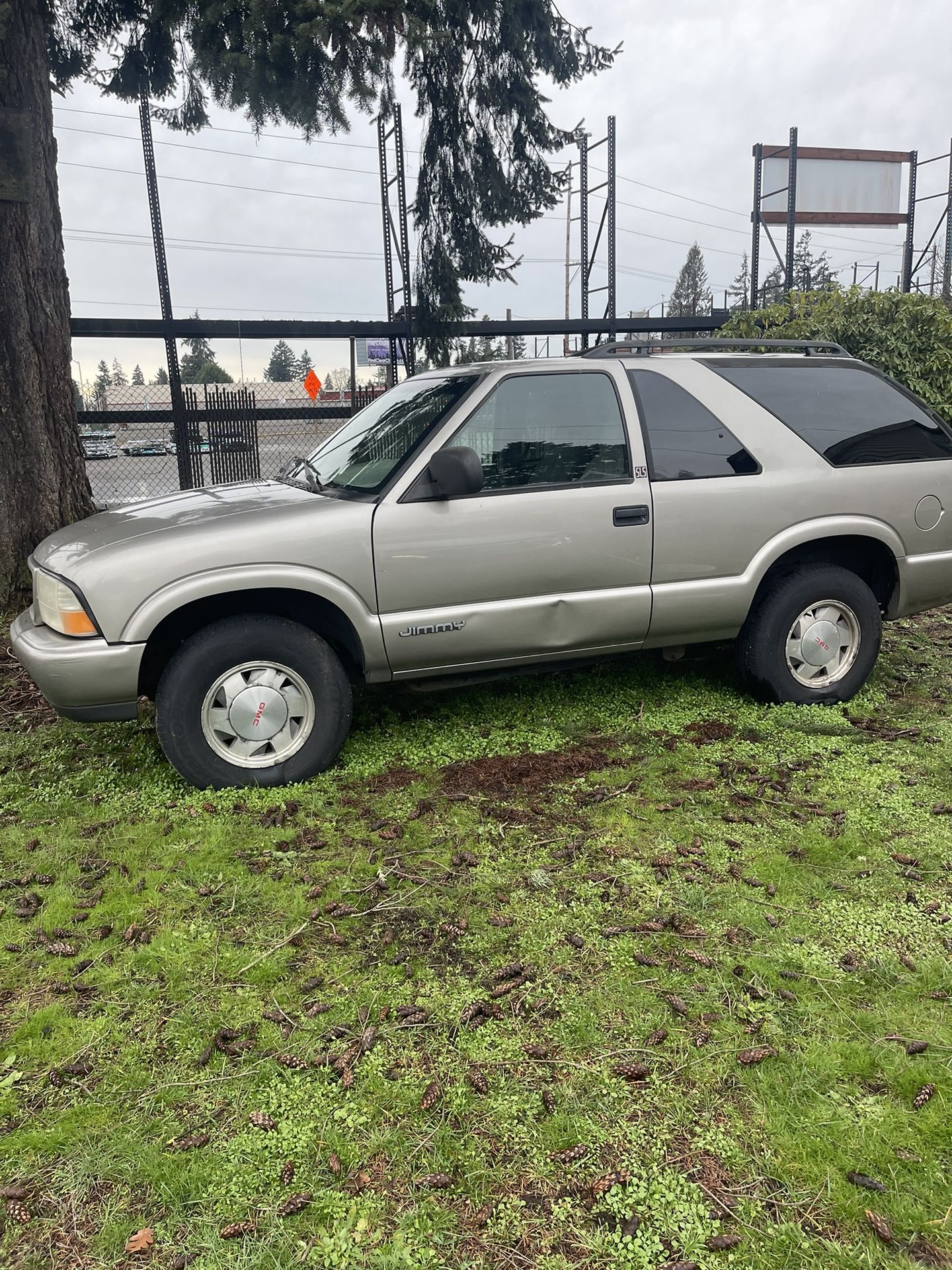 2001 GMC Jimmy for Sale in Tacoma, WA - OfferUp