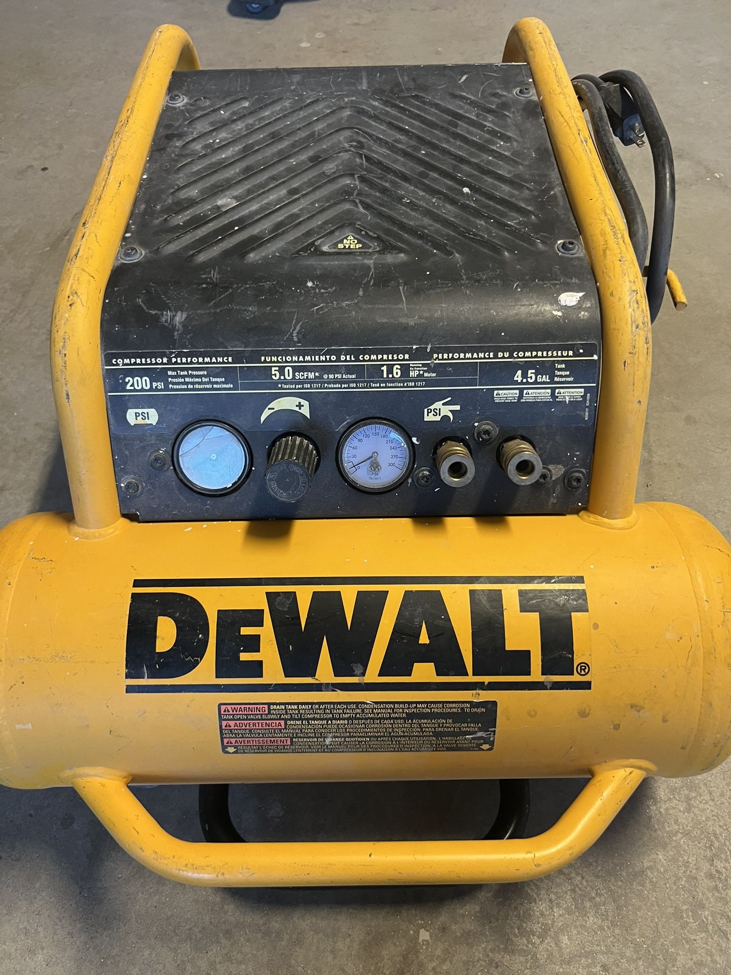 Dewalt Compressor for Sale in Cathedral City, CA - OfferUp