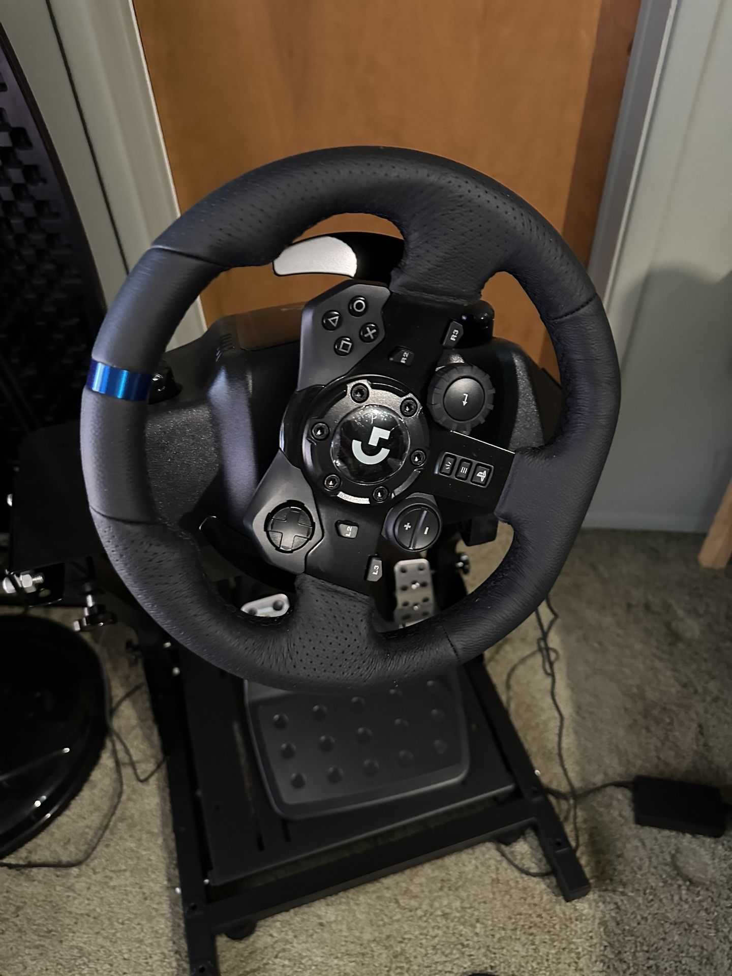Logitech G923 Racing Wheel With Stand for Sale in San Diego, CA - OfferUp