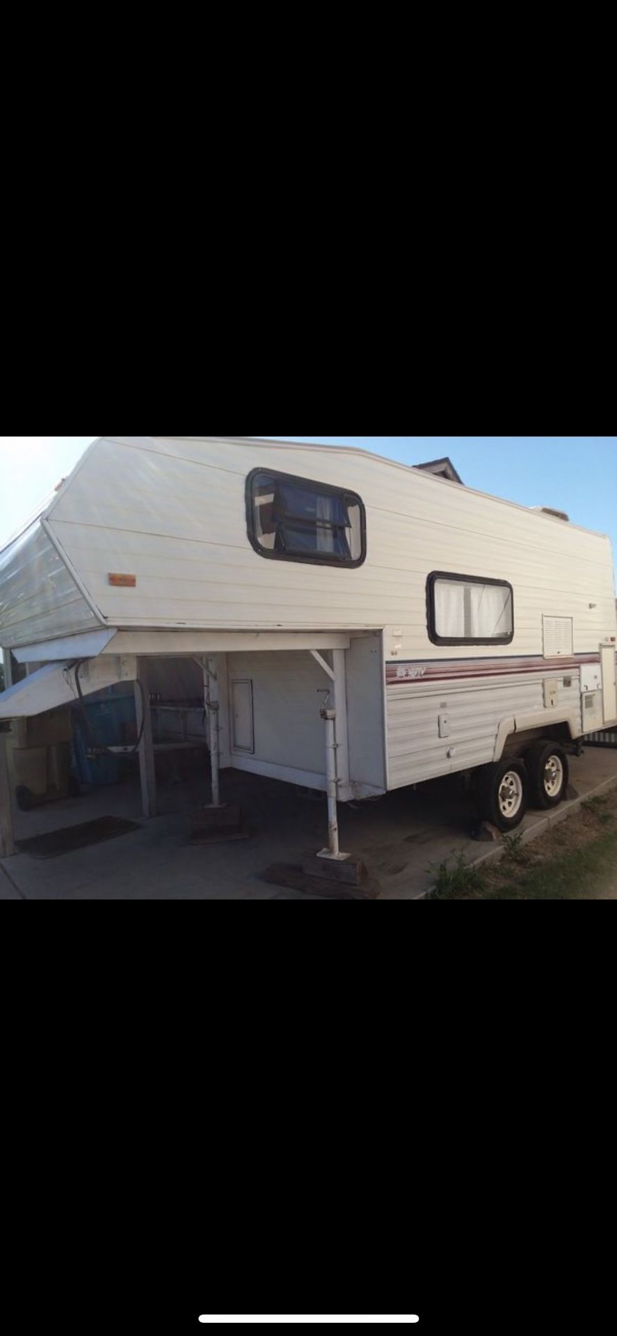 1991 Fleetwood Terry Resort 5th wheel..will consider bartering for Sale ...