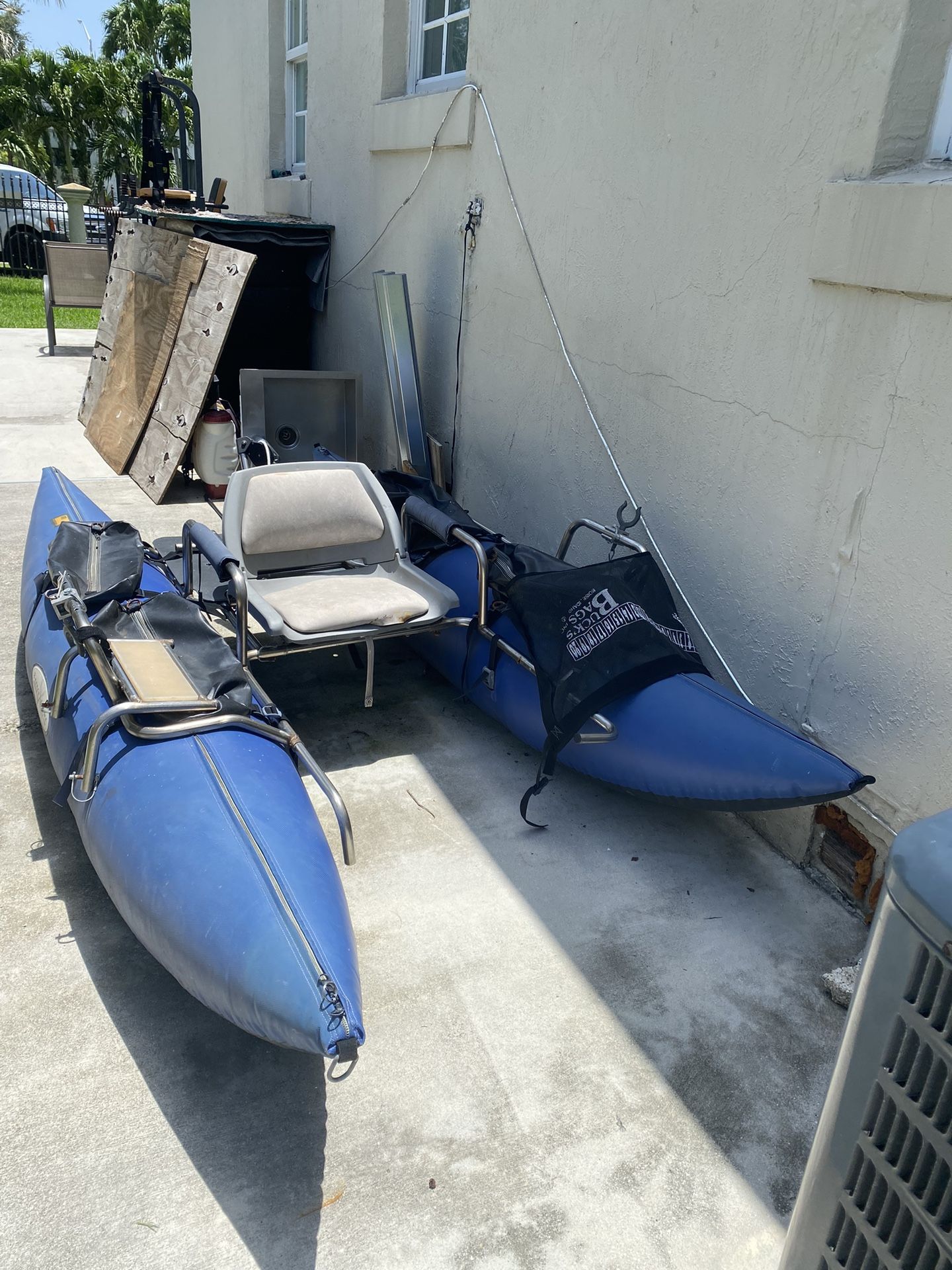 Inflatable Pontoon Boat Bote Inflable for Sale in Miami, FL - OfferUp