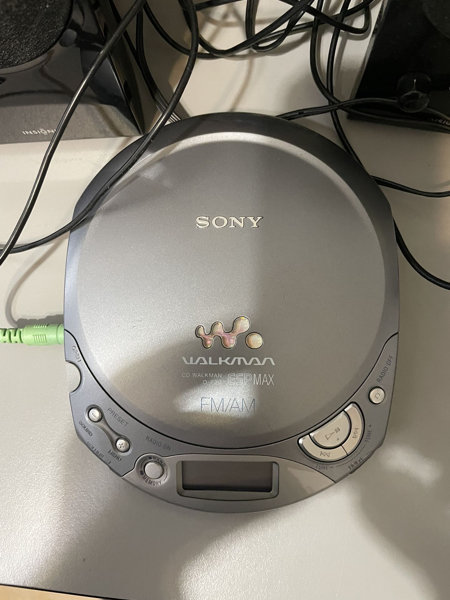 Sony CD Walkman ESP Max AM/FM Radio With Insignia Desktop Speakers for ...