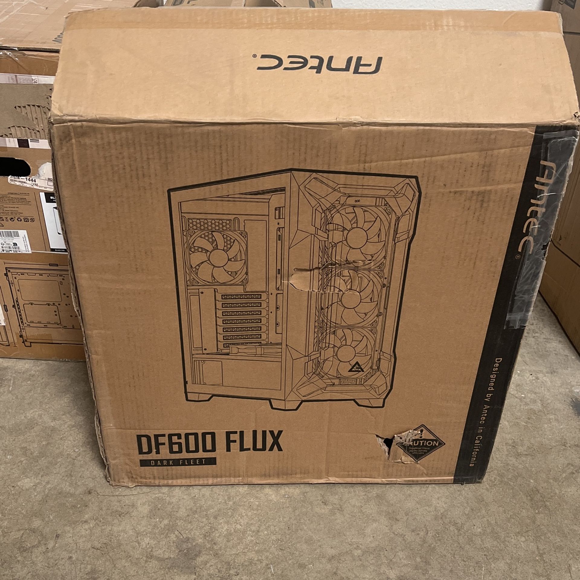 Gaming Computer Case DF600 FLUX. P10 FLUX for Sale in Alta Loma, CA ...