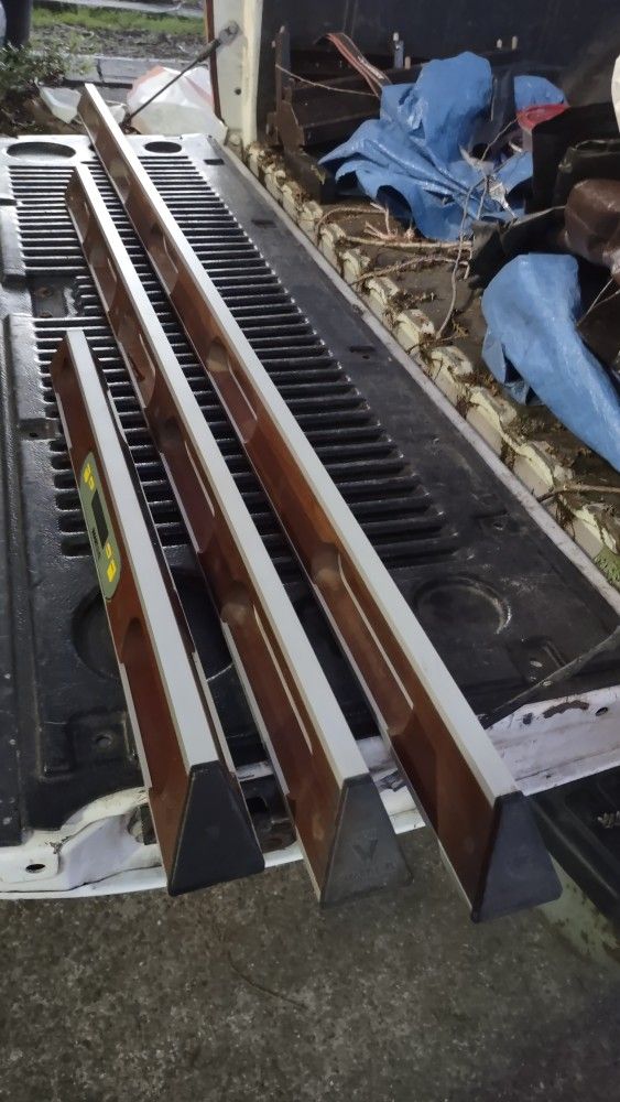 Wedge Smart Levels 2, 4, 6 Foot. for Sale in Seattle, WA - OfferUp