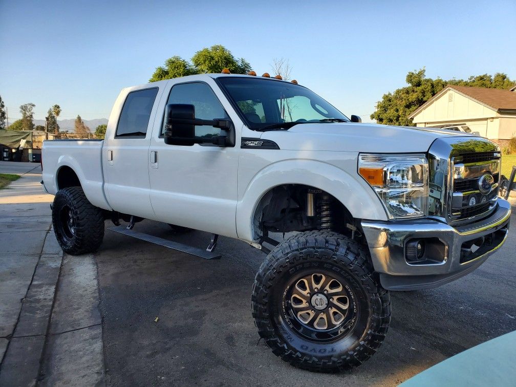 FORD F250 DIESEL 4X4 LIFTED RUNS EXCELLENT for Sale in Fontana, CA ...