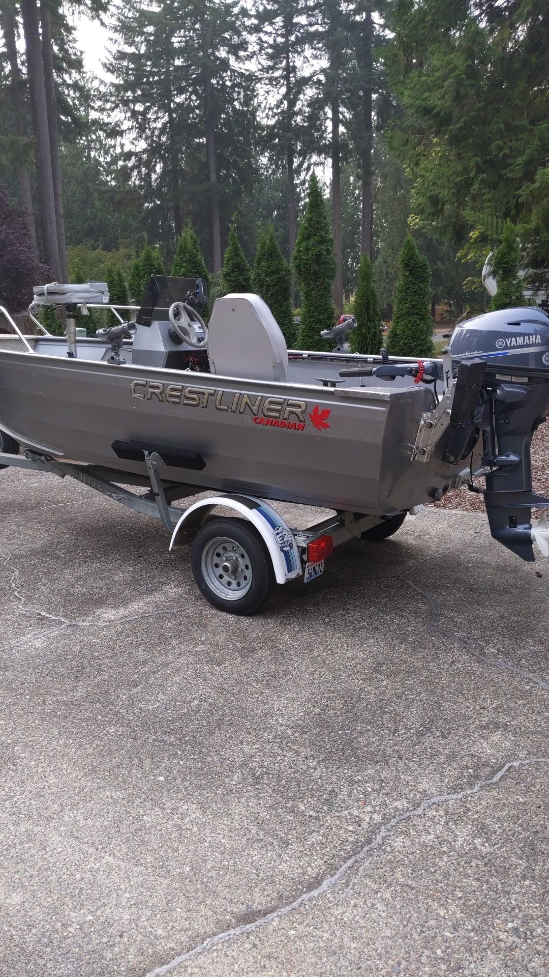 2004 Crestliner Canadian boat with EZ-loader trailer for Sale in Lacey ...