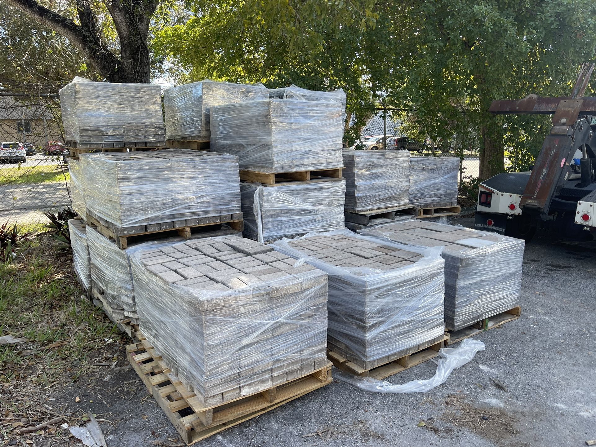 Pavers 12x12—8x8—4x8 Each Pallet $55 Delivery Available for Sale in ...