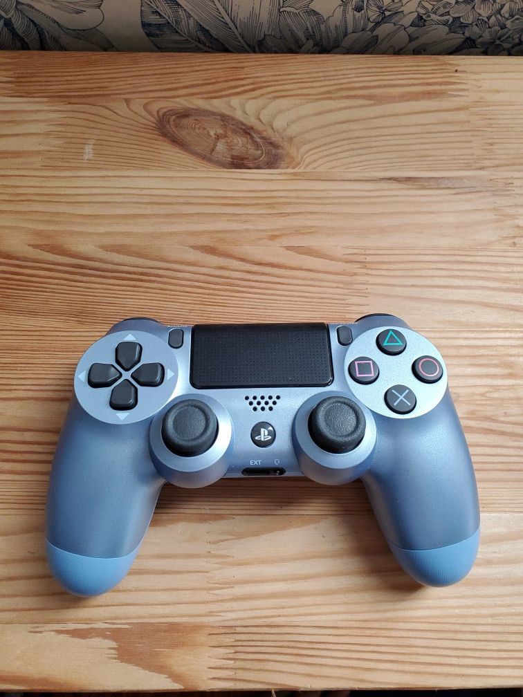 Metallica Blue PS4 Dualshock Controller for Sale in Glendale, CA - OfferUp