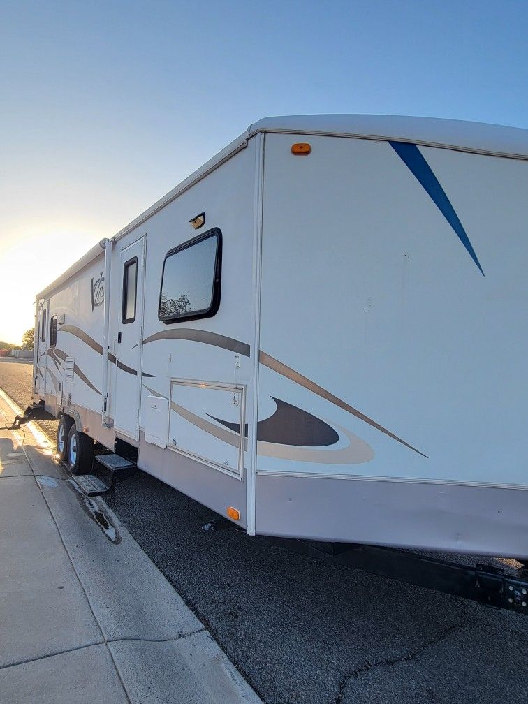 Keystone VR1 Series 32 Ft M-319RLDS Travel Trailer Camper for Sale in ...