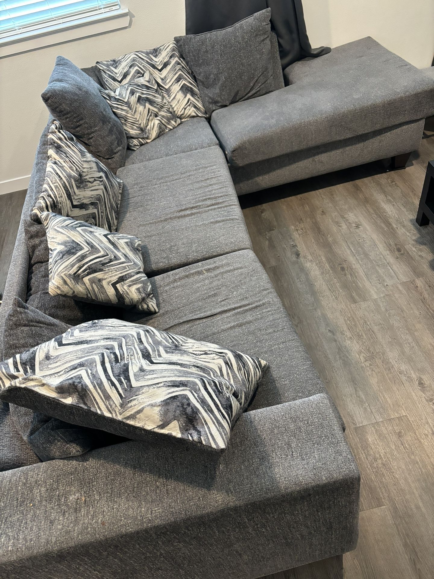 Extended Grey Couch For pickup for Sale in Houston, TX - OfferUp