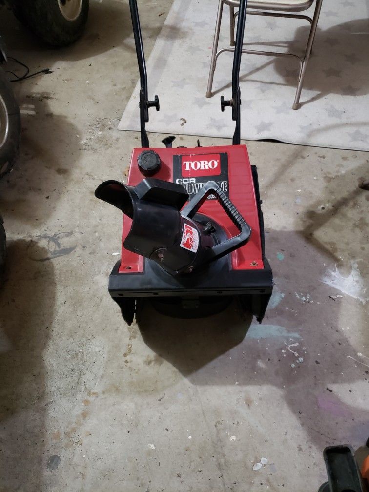 Toro POWERLITE 16 INCH 3HP SNOWBLOWER for Sale in Frankfort, IL - OfferUp