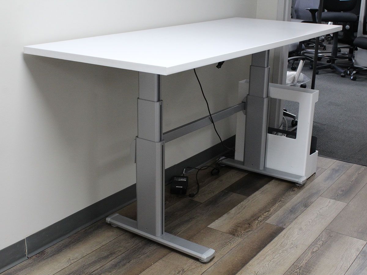 12 STEELCASE WHITE ELECTRIC SIT STAND DESK for Sale in Los Angeles, CA ...