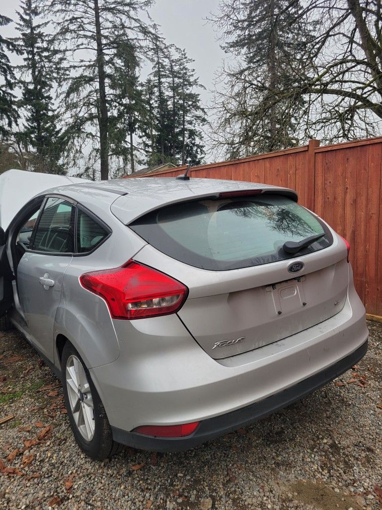 2016 Ford Focus SE Rear Bumper for Sale in Tacoma, WA - OfferUp