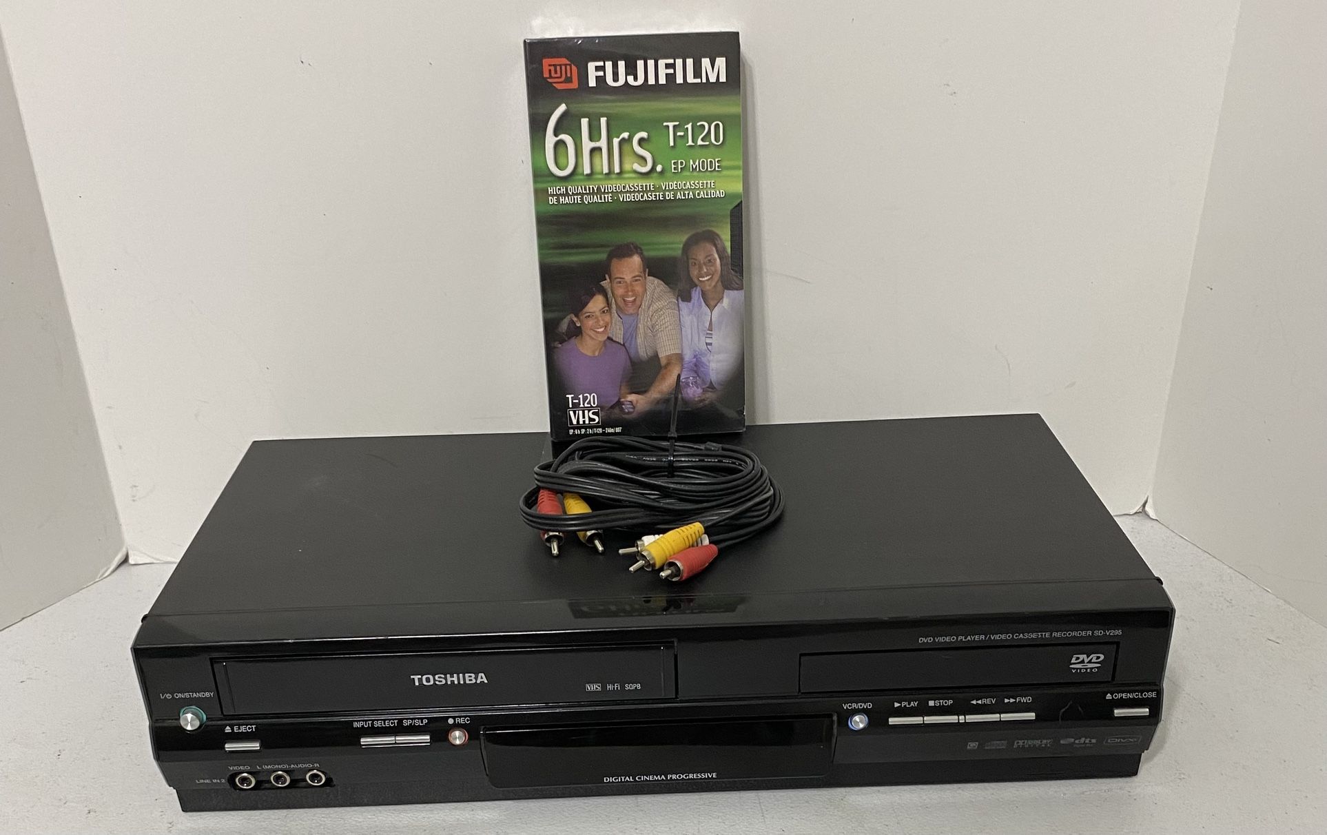 Toshiba VCR/DVD Combo SD-V295 VHS Recorder DVD Player for Sale in Las Vegas, NV - OfferUp