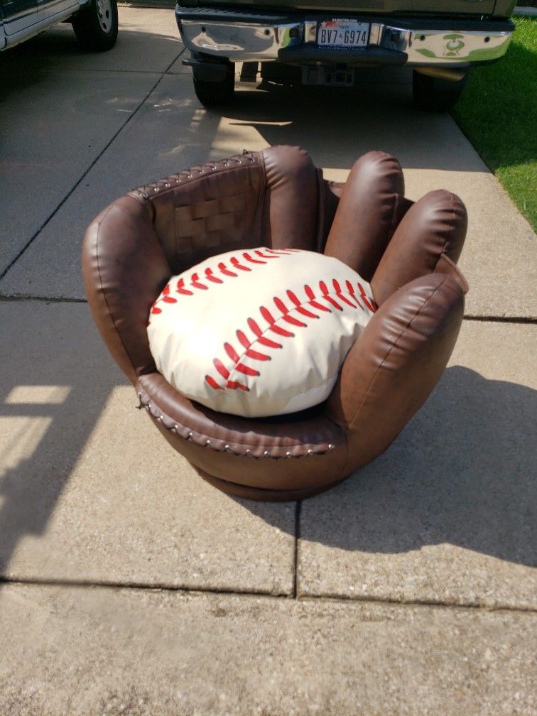 Leather Baseball Chair, (Crown Mark) for Sale in Grapevine, TX - OfferUp