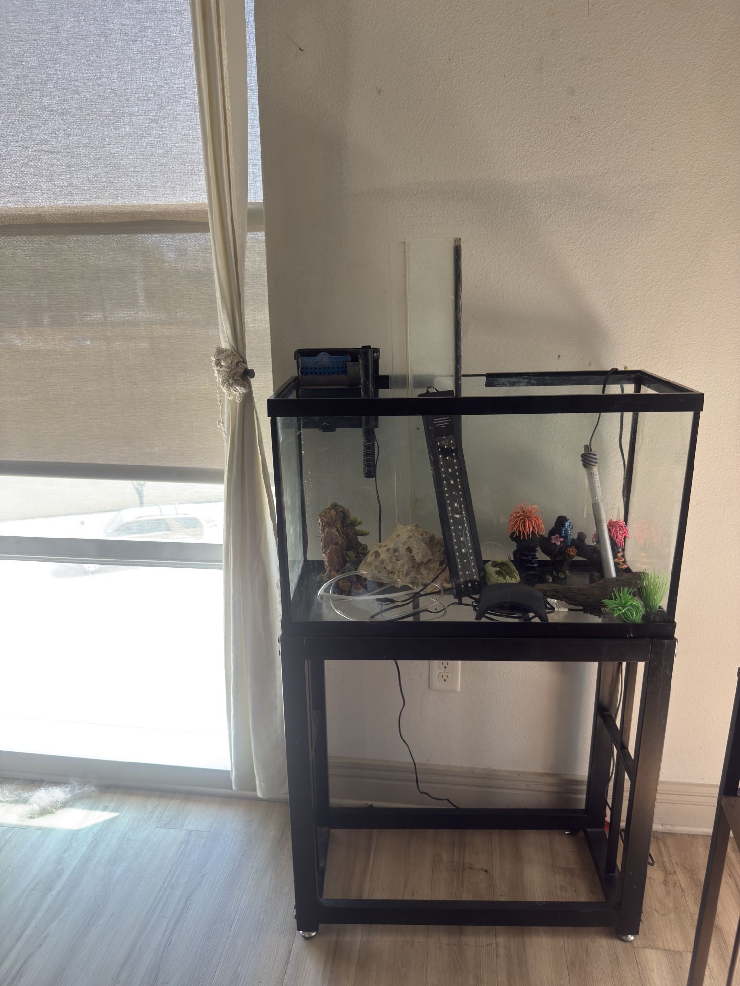 25-Gallon Aquarium w/ Metal Stand – $80 OBO for Sale in Addison, TX ...