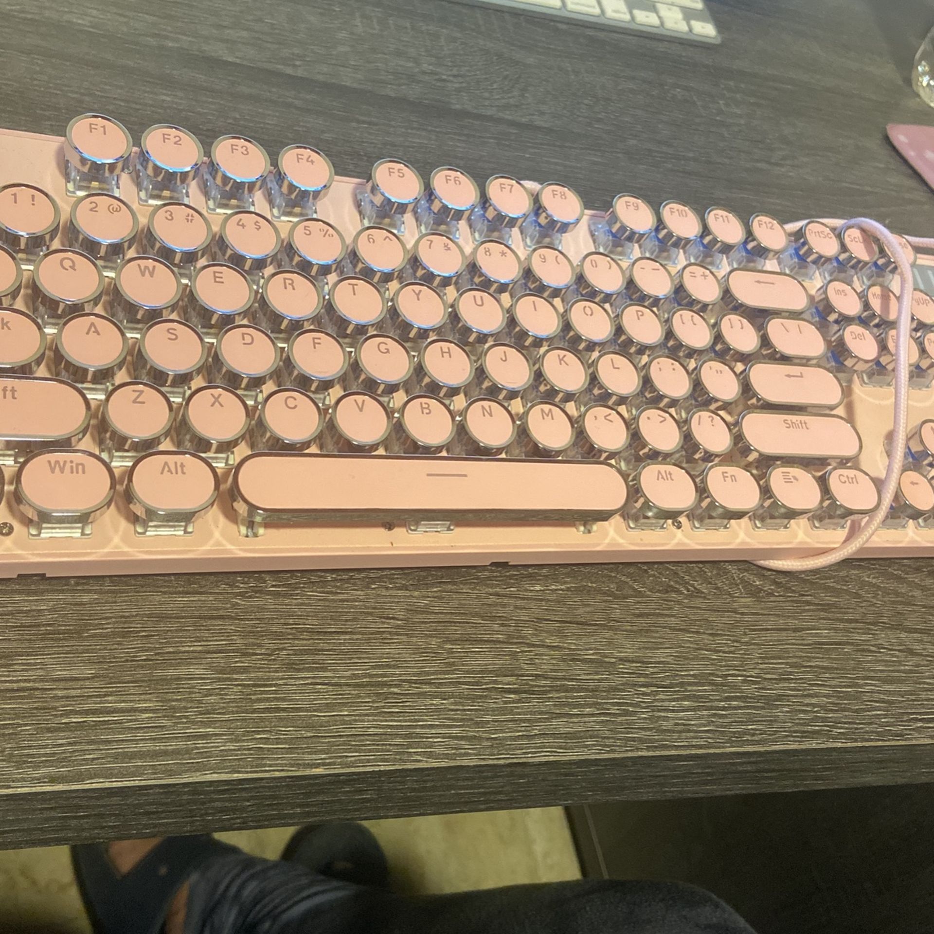 Gaming Keyboard Pink for Sale in San Antonio, TX - OfferUp
