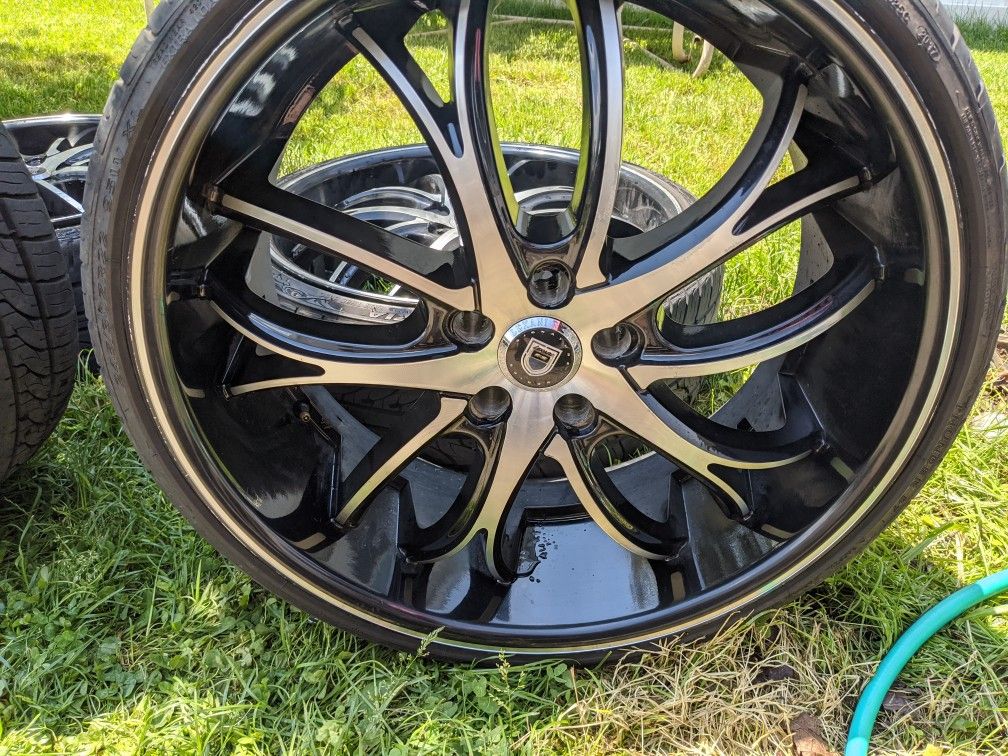 22 inch lexani rims with tires for Sale in Canton, MI - OfferUp
