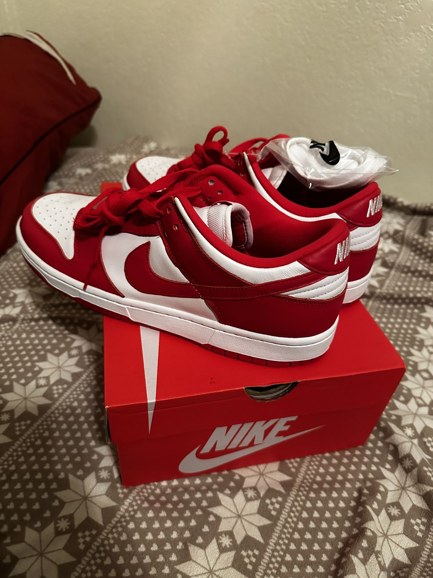 Nike Dunk Low University Red Size 11 Men for Sale in Fresno, CA - OfferUp