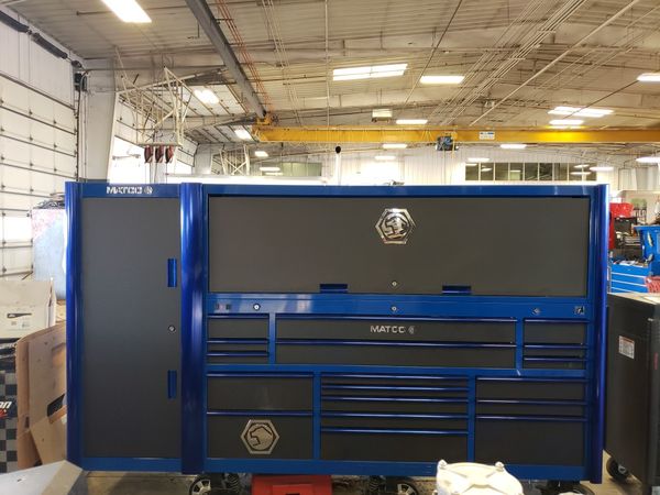 Matco tool box with hutch and locker for Sale in Tolleson, AZ - OfferUp