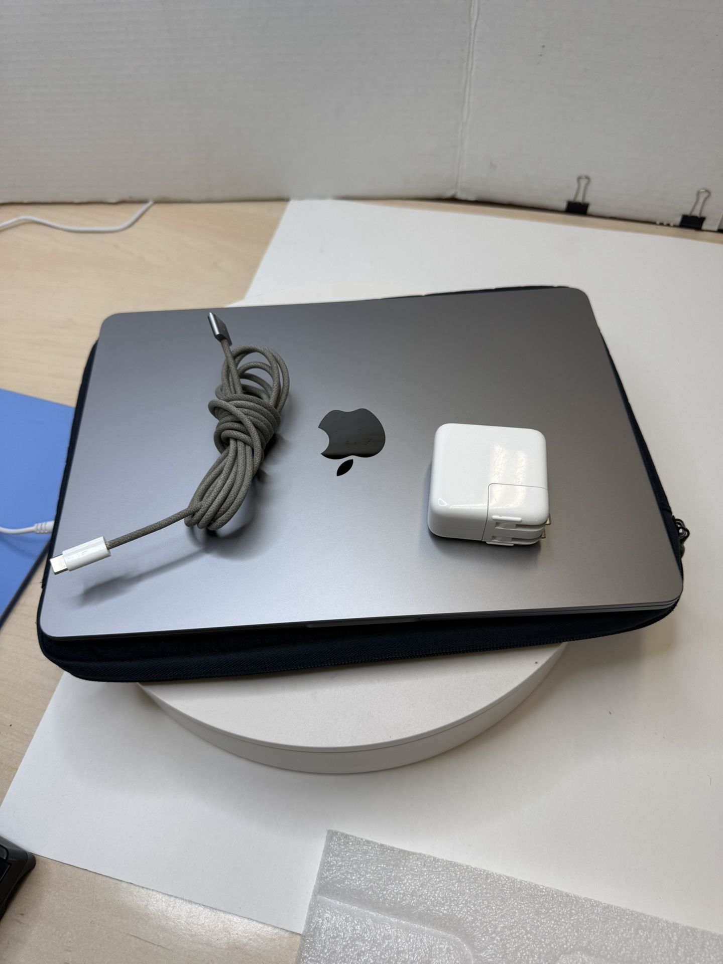 MacBook Air M2 13.6” A2681 – 8GB/256GB – 98% Battery – Dead for Sale in ...