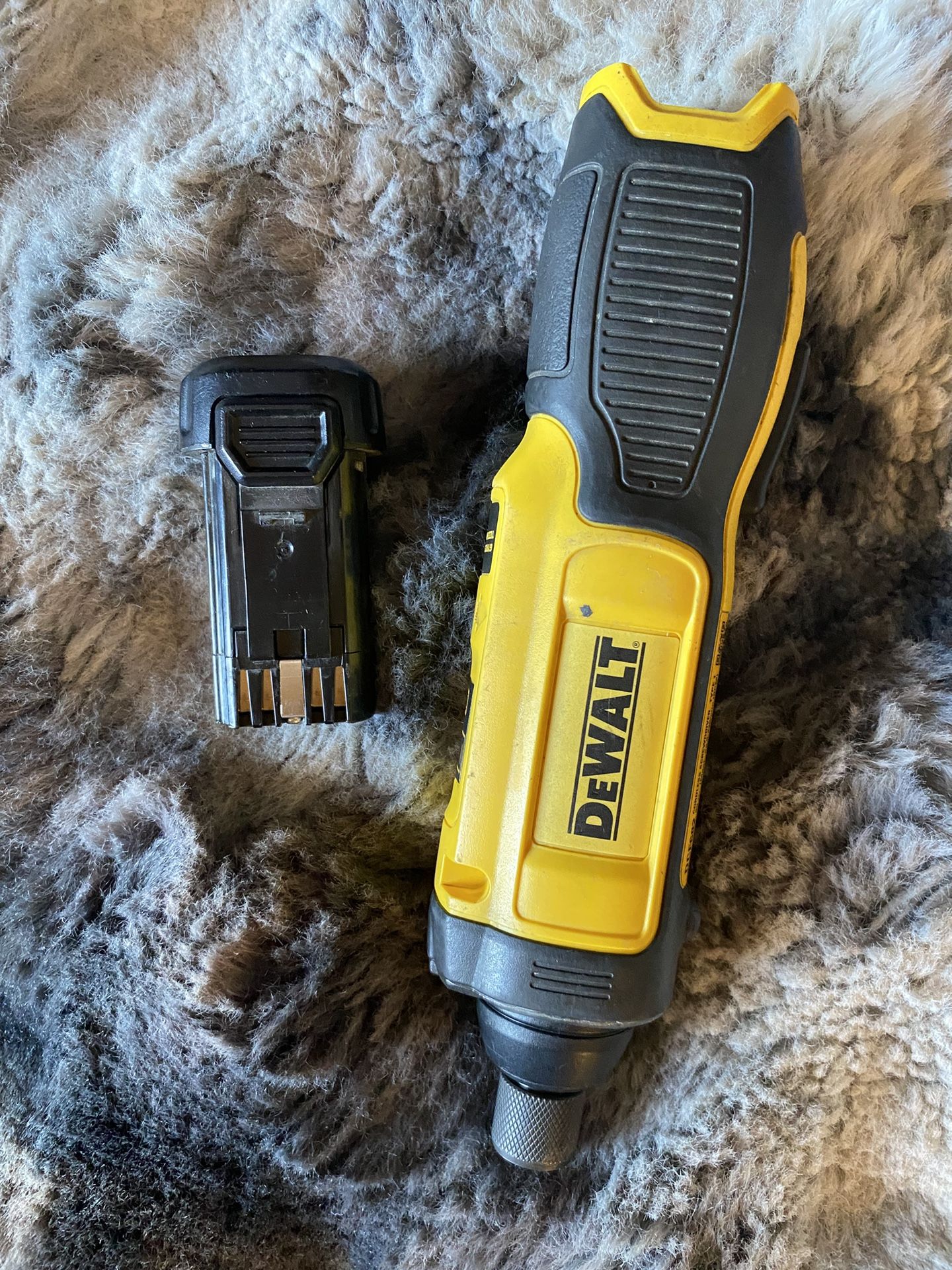 DeWalt Cordless Screwdriver for Sale in Riverside, CA - OfferUp