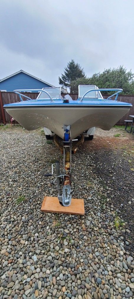 70s Fiberform Tri haul for Sale in Ocean City, WA - OfferUp