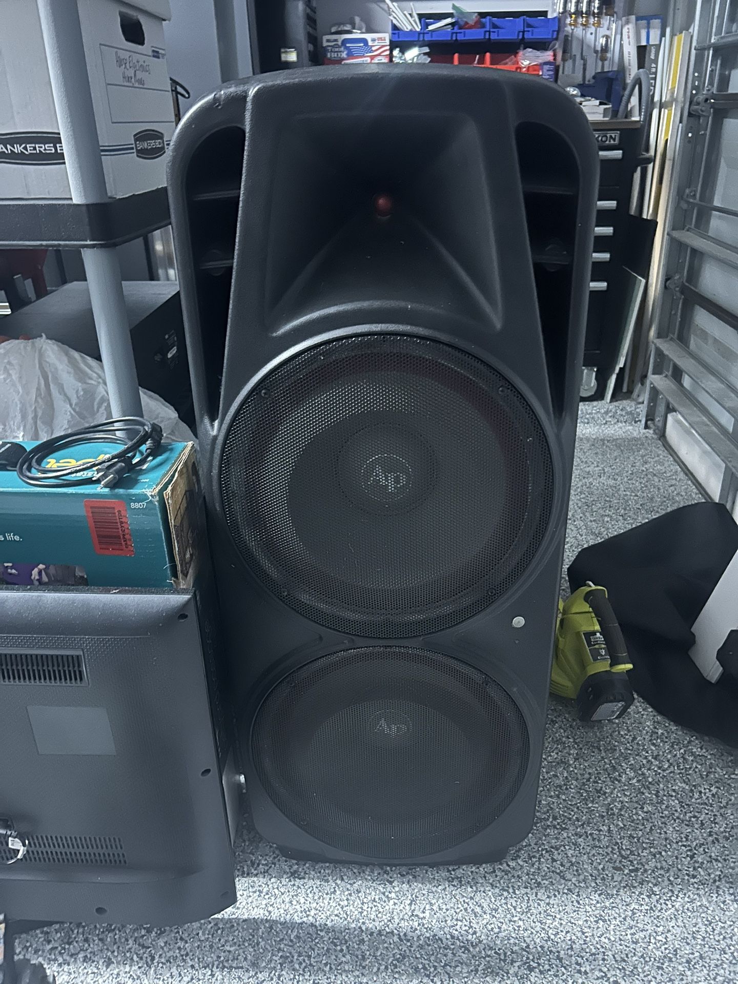 AP 800 W Party Speaker With Bluetooth for Sale in Miami, FL - OfferUp