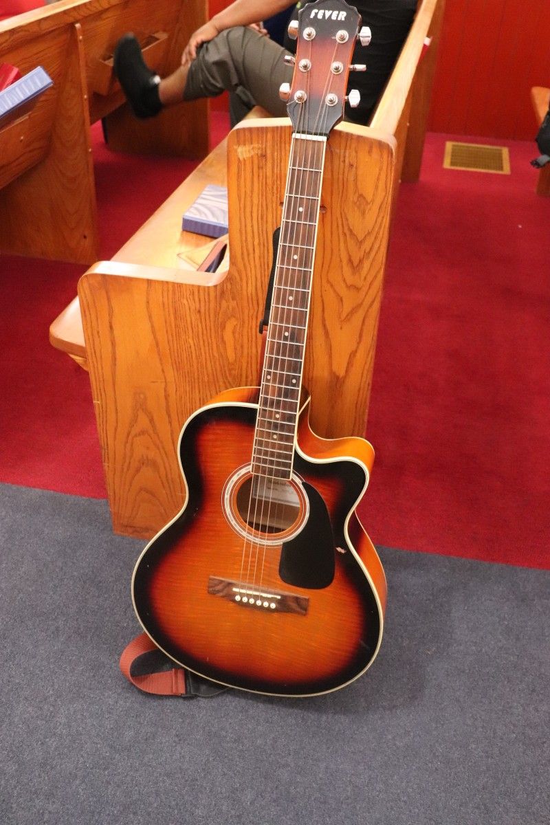 Acustic Fever Guitar for Sale in Fresno, CA - OfferUp