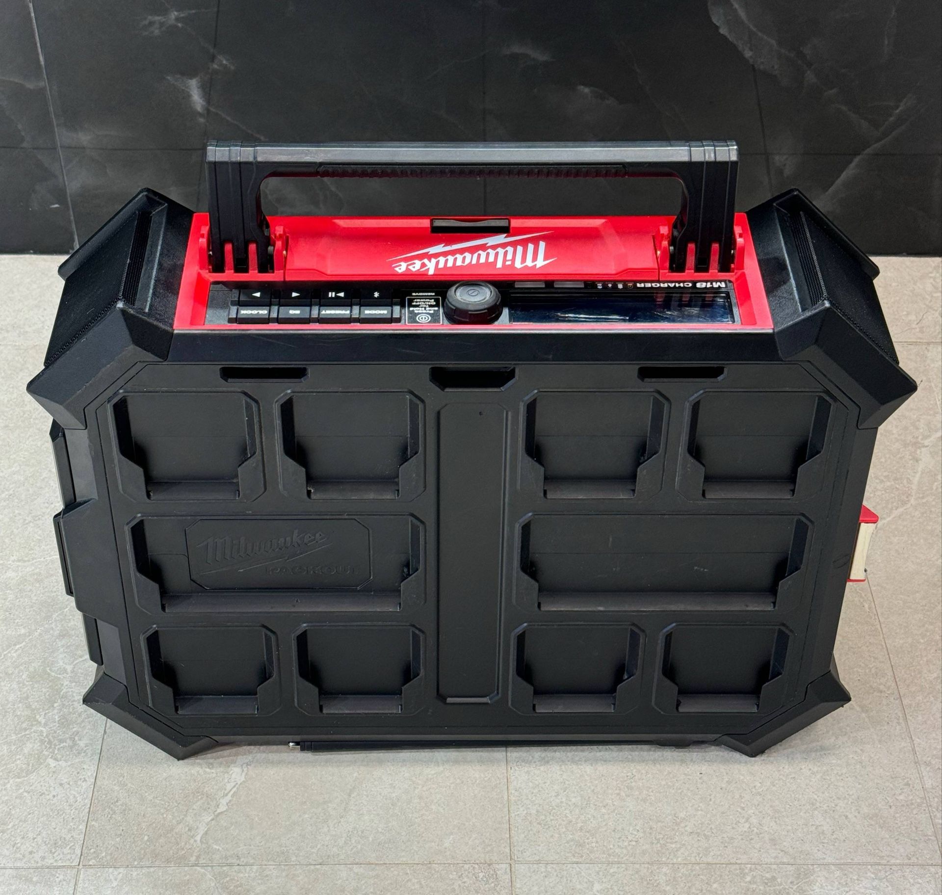 Milwaukee 2950-20 M18 Lithium-Ion Cordless PACKOUT Radio/Speaker for ...