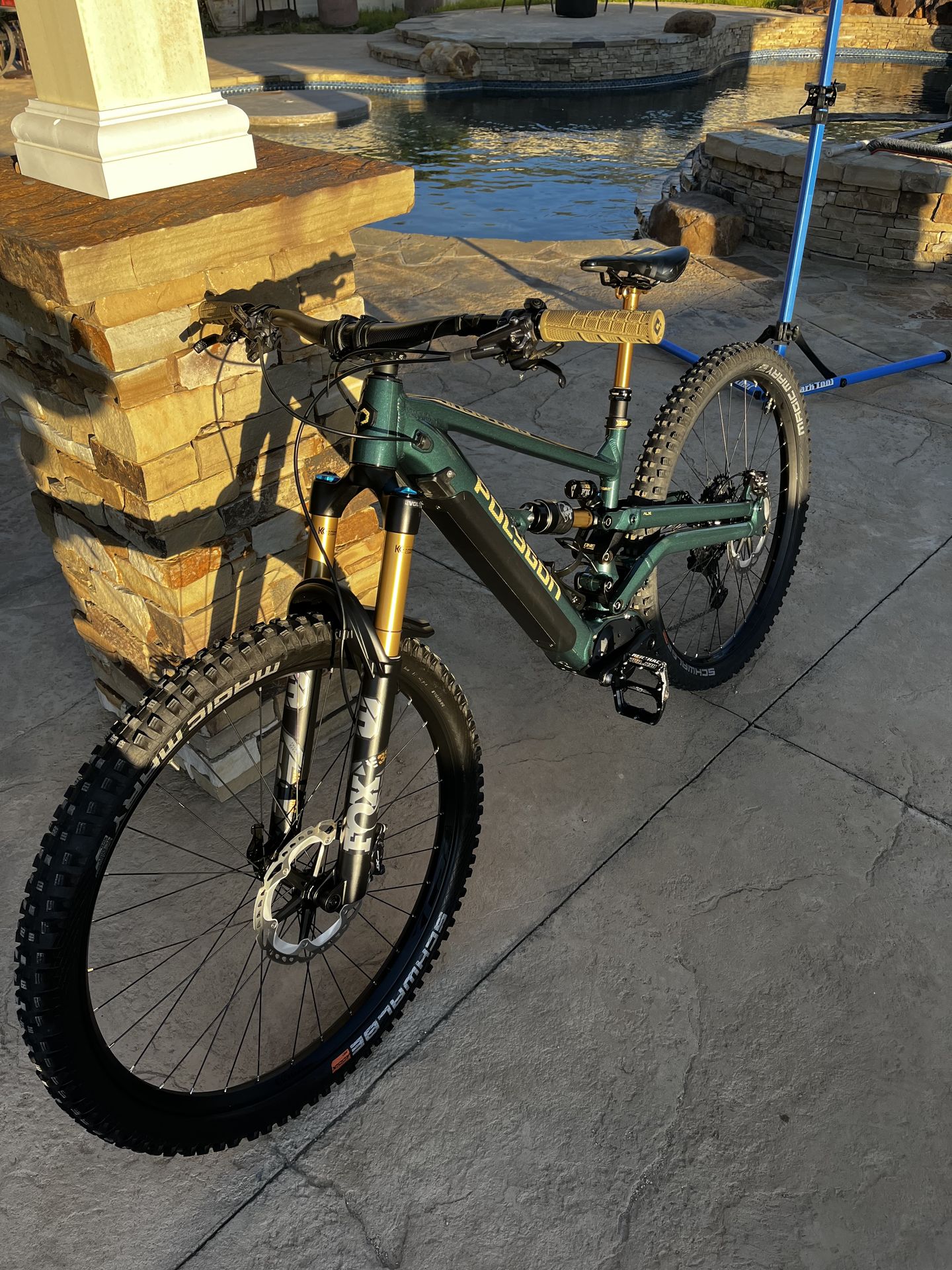 Polygon Collosus N8XE E Mountain Bike for Sale in Norco, CA - OfferUp