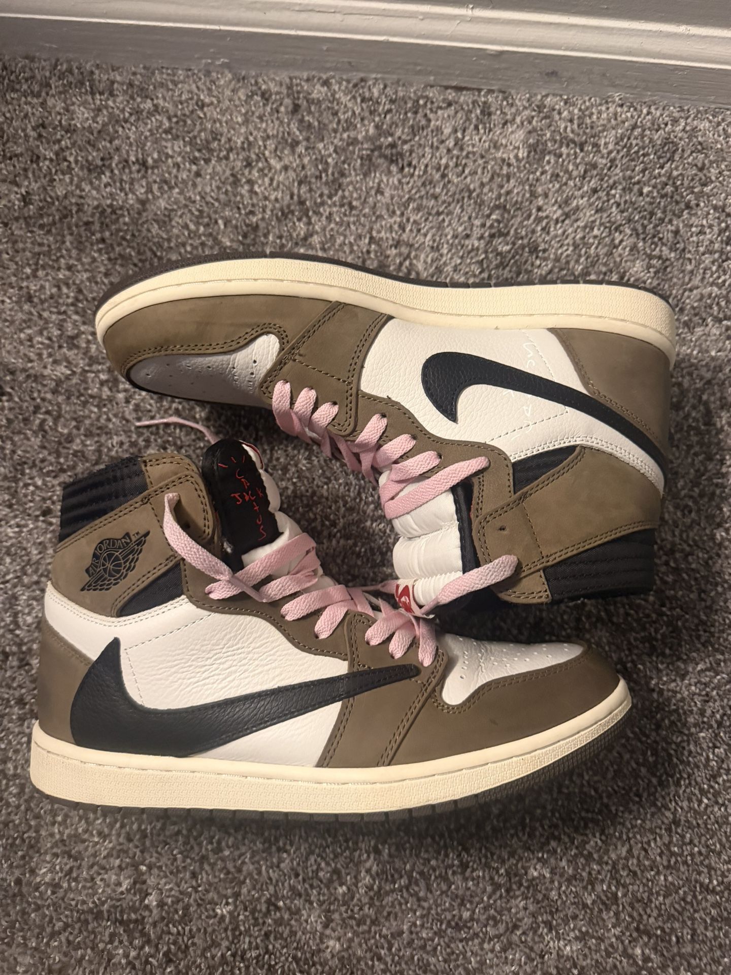 Travis Scott Jordan 1 for Sale in Glendale Heights, IL - OfferUp