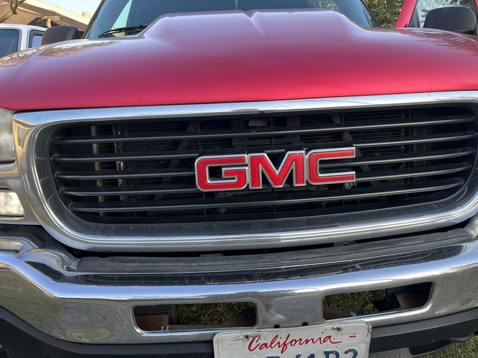 GMC Grill for Sale in San Bernardino, CA - OfferUp
