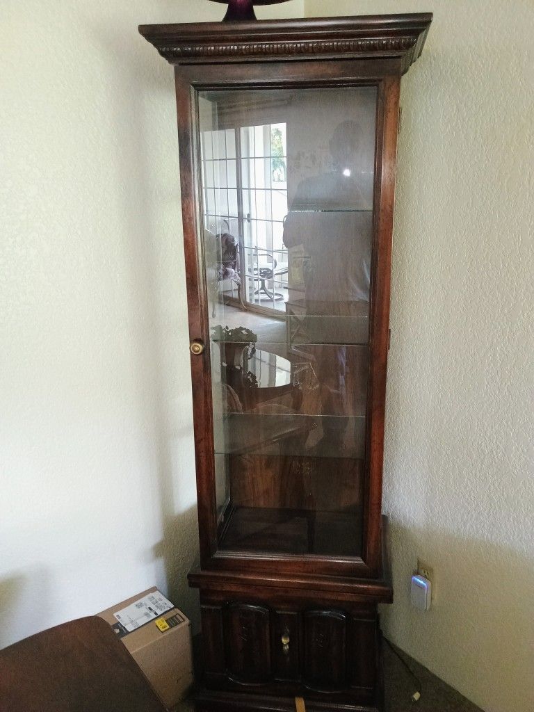 Nice Hutch for Sale in Tacoma, WA - OfferUp