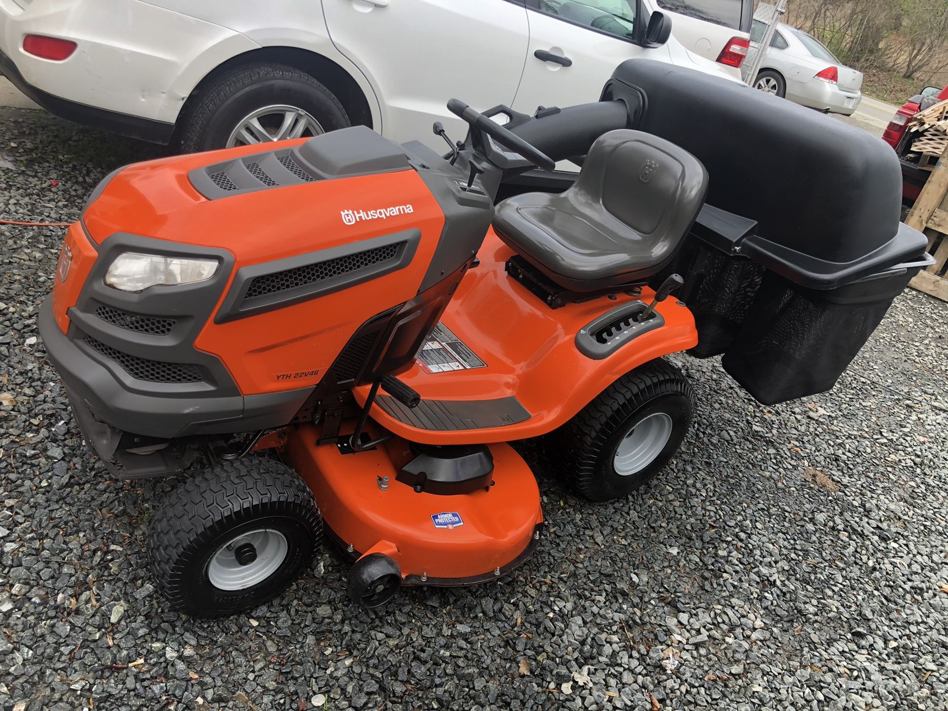 2018 HUSQVARNA YTH 22V46 for Sale in Winston-Salem, NC - OfferUp
