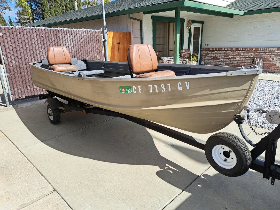 2000 Starcraft 14 ft Aluminum for Sale in Manteca, CA - OfferUp