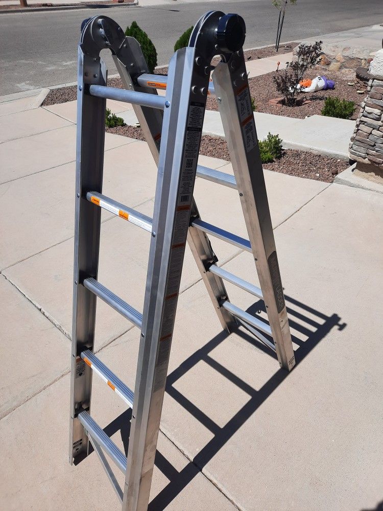 11 Ft. Ladder for Sale in El Paso, TX - OfferUp