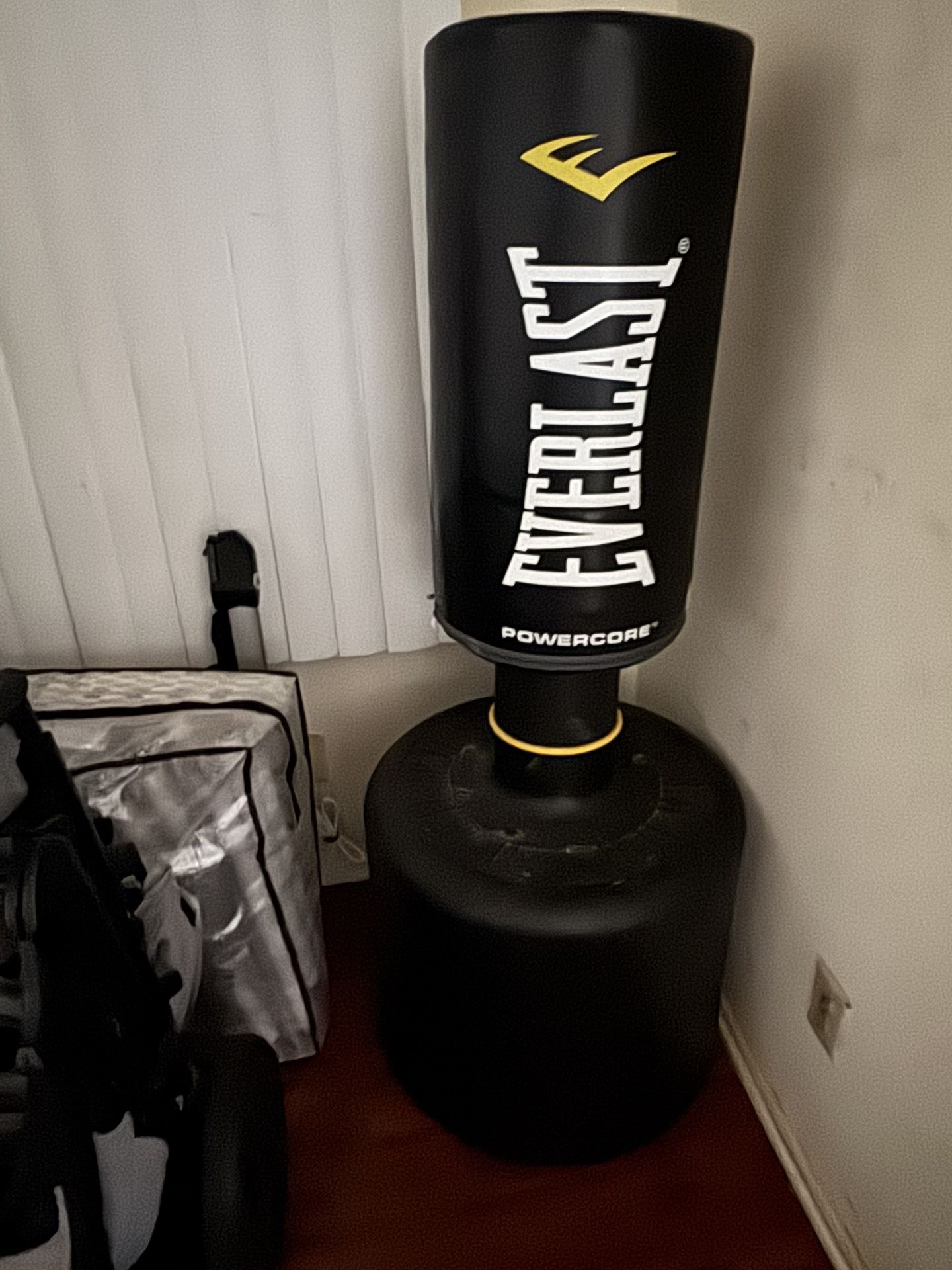 Everlast Powercore Free Standing Training Boxing Bag for Sale in Los ...