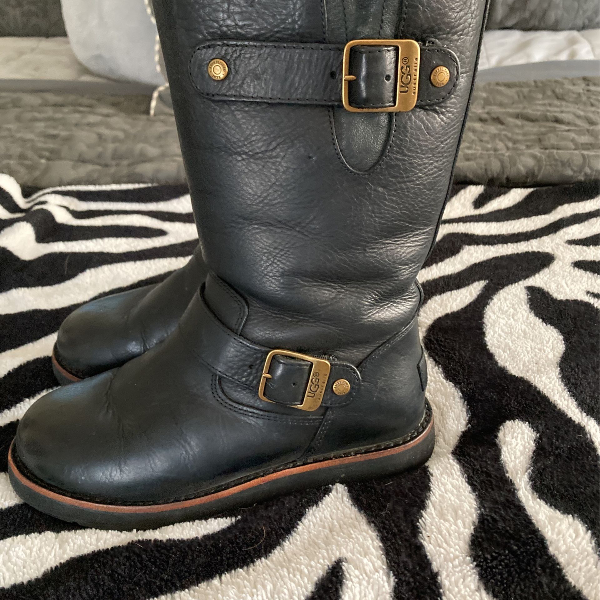 Ugg Black Leather Buckle Boots Women s shoes