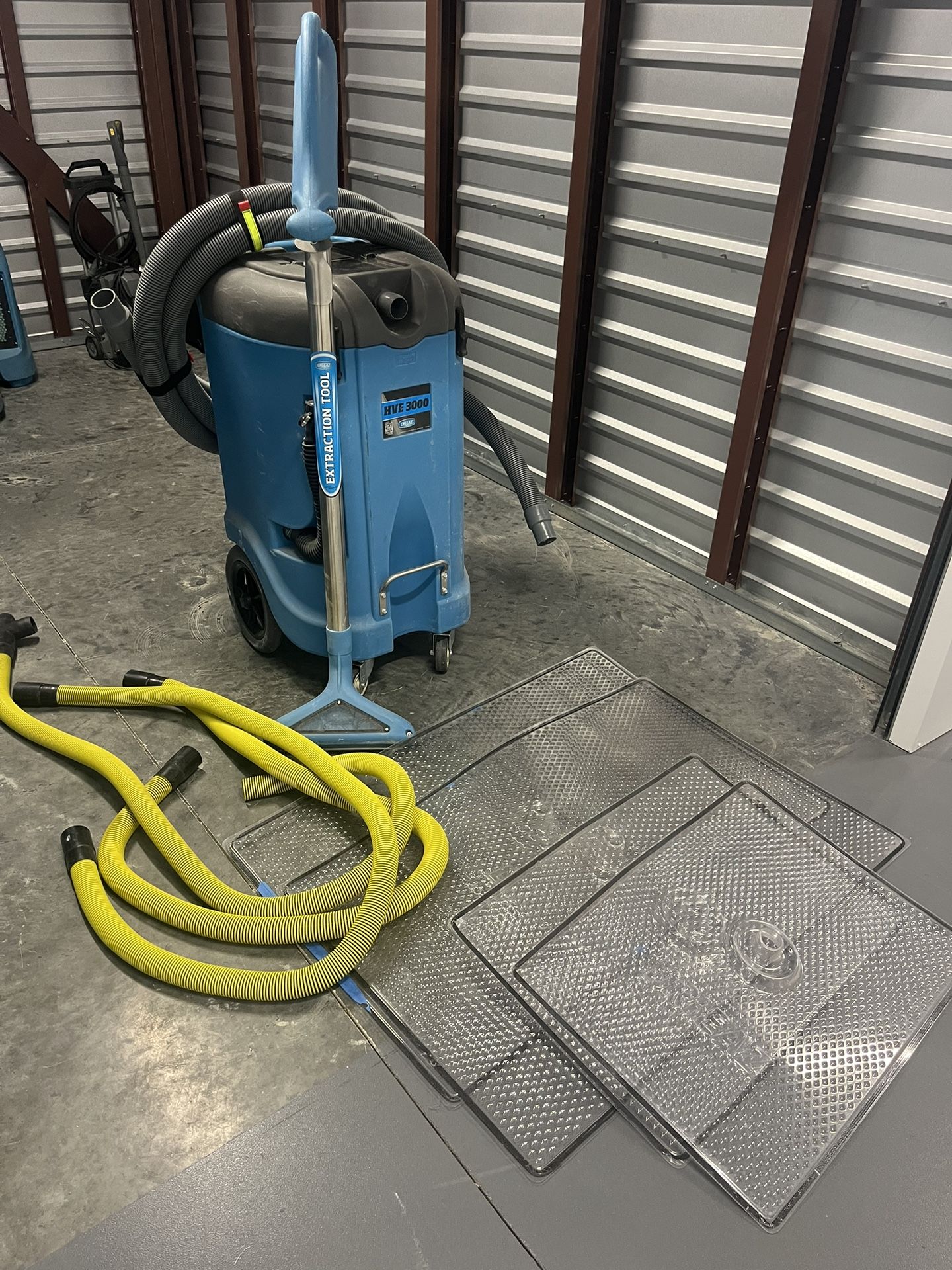 Dri Eaz HVE 3000 Extractor with Wand & Rescue Mats for Sale in Laguna ...