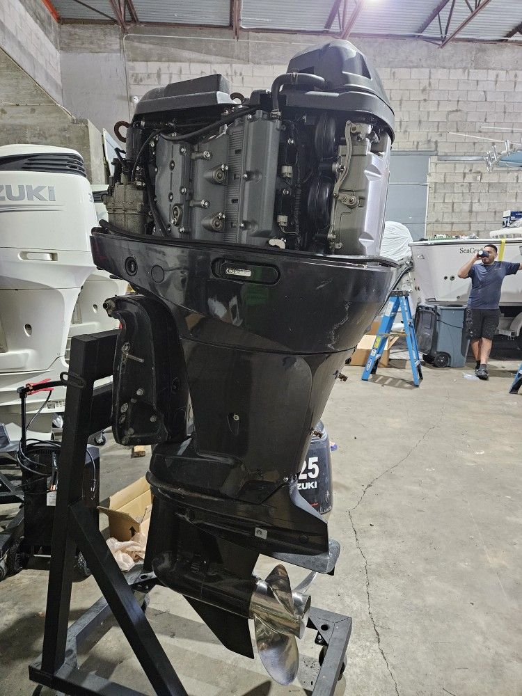 2006 Suzuki Four Stroke 225 hp for Sale in Miami, FL - OfferUp