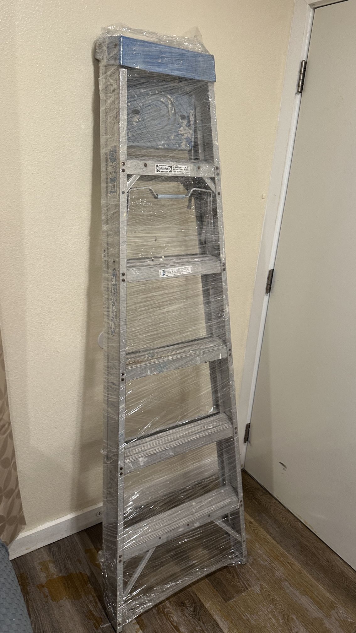 WERNER 6FT ALUMINUM LADDER USED BUT STILL WORKING for Sale in Los ...