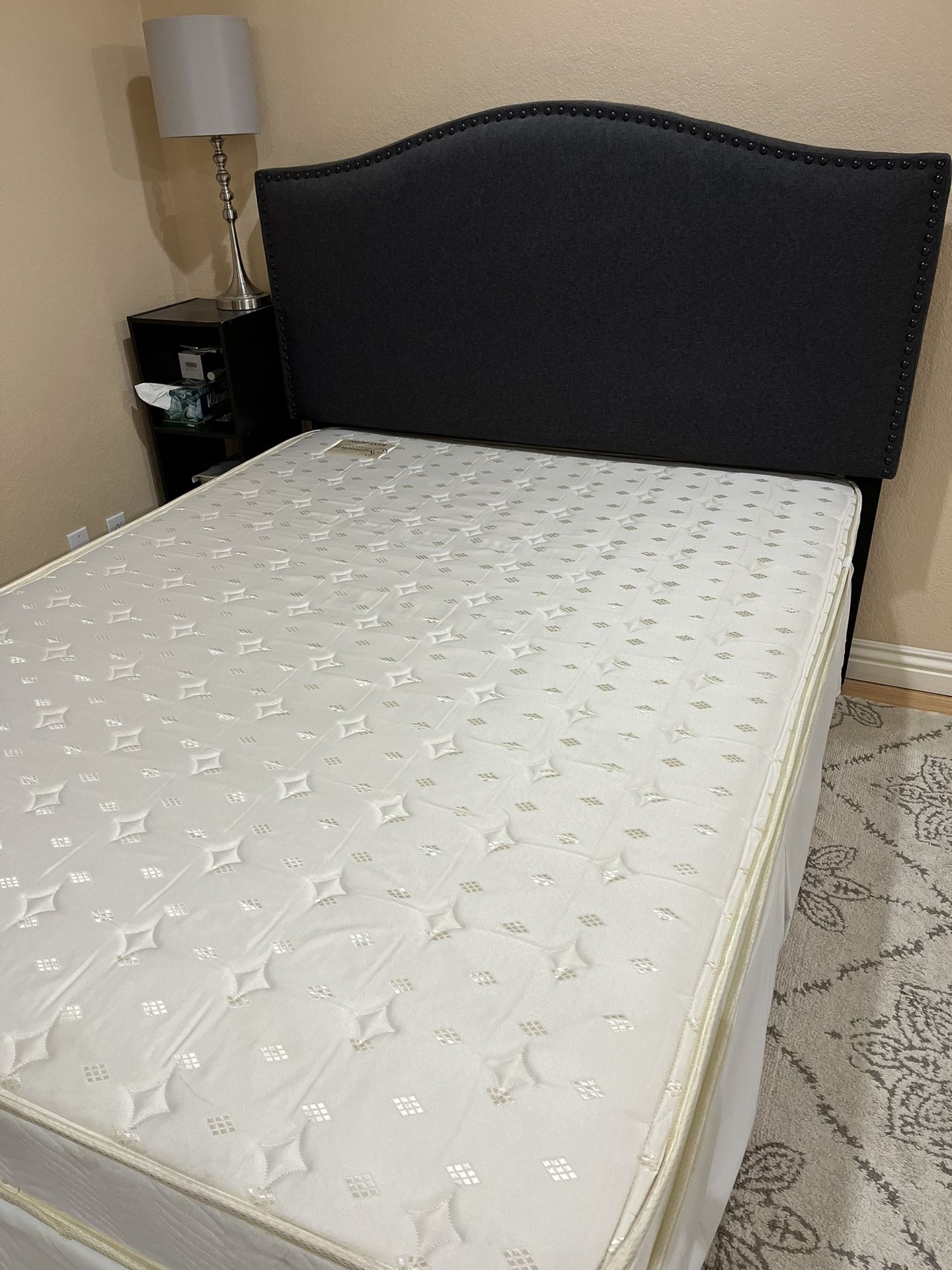 Queen Bed Set (Mattress, Box, Frame, Headboard, Comforter, Nightstand, Lamp) for Sale in Hayward ...